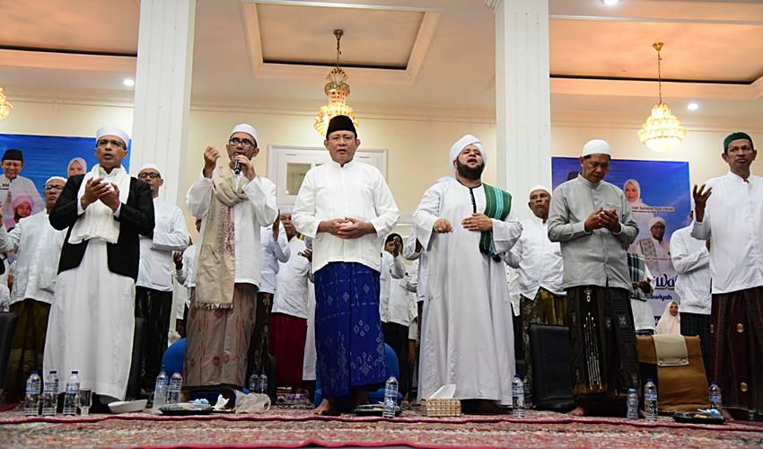 Gubernur Gusnar Ajak Warga Hidupkan Sunnah Nabi Muhammad SAW - Hargo.co.id